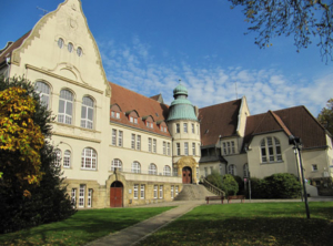 Essen - Krayer Rathaus - Büchertürme